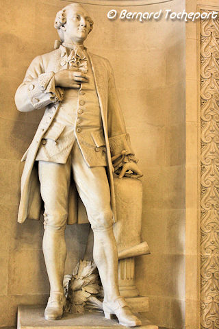 Statue de Victor Louis à l'intérieur du Grand Théâtre | photo 33 ...
